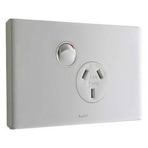 Legrand ED787WE Legrand E-Ded Series 3 Pin General Purpose Outlet Socket Switch With Safety ...